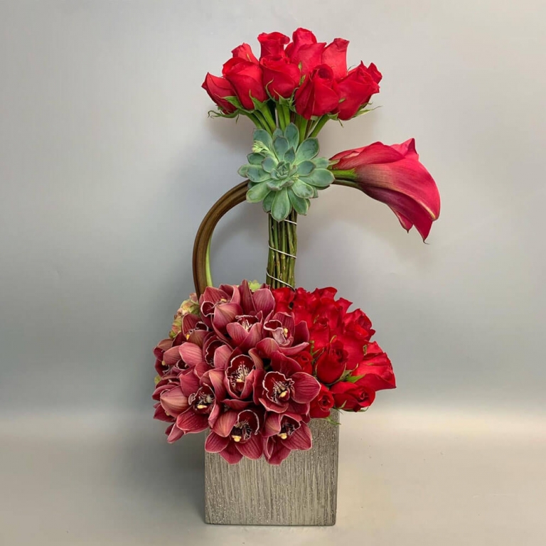 Roses Delivery Miami - Send Roses in Miami, FL. Flowers And Services.
