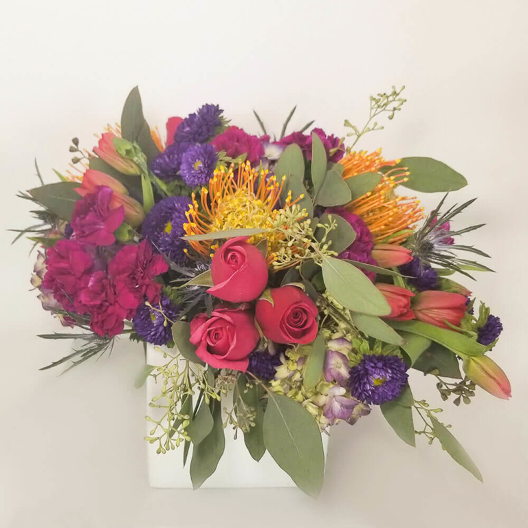 Roses Delivery Miami - Send Roses in Miami, FL. Flowers And Services.